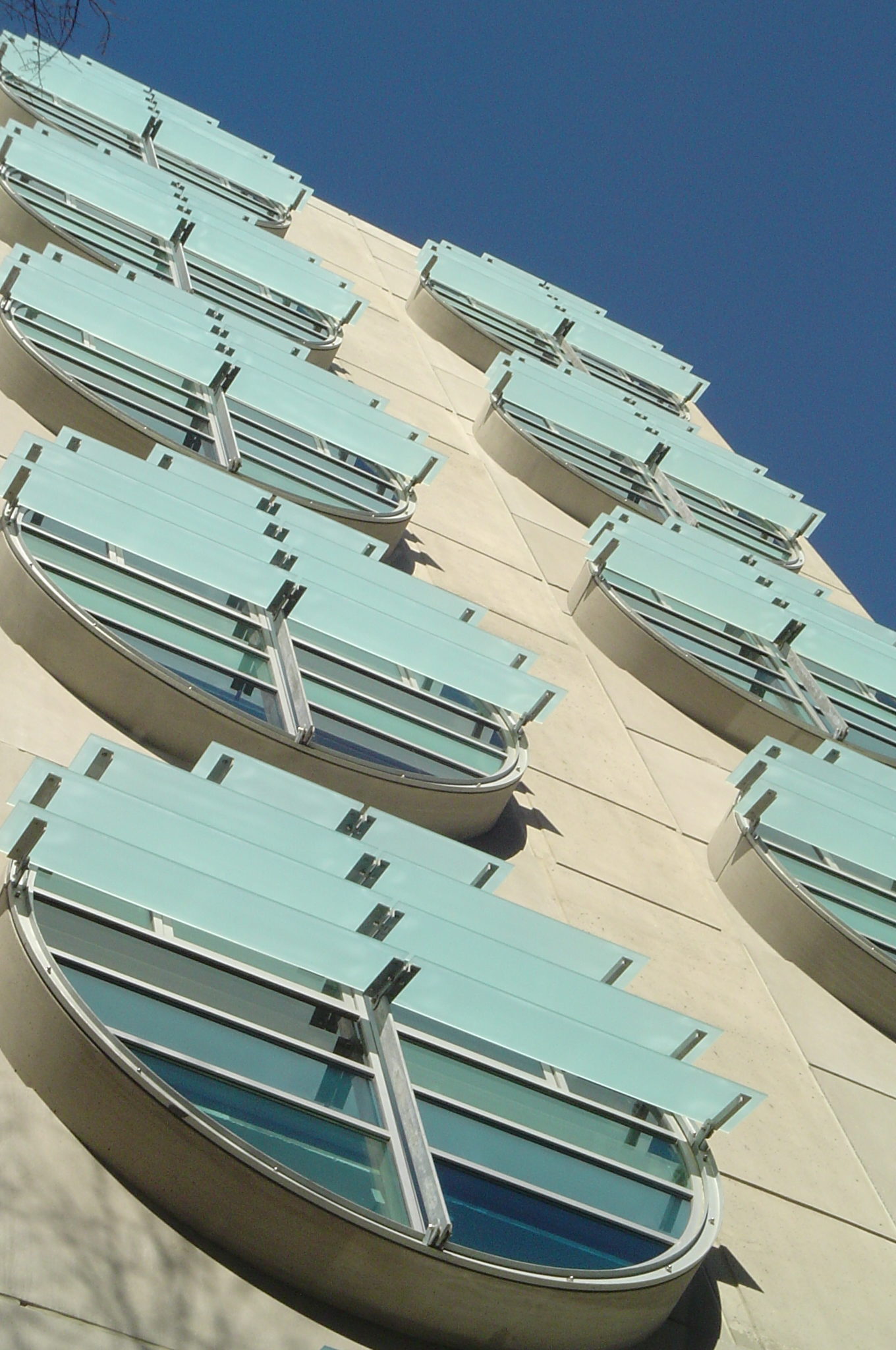 BC Cancer Research Center - Sunshades - Architectural Glass Projects ...